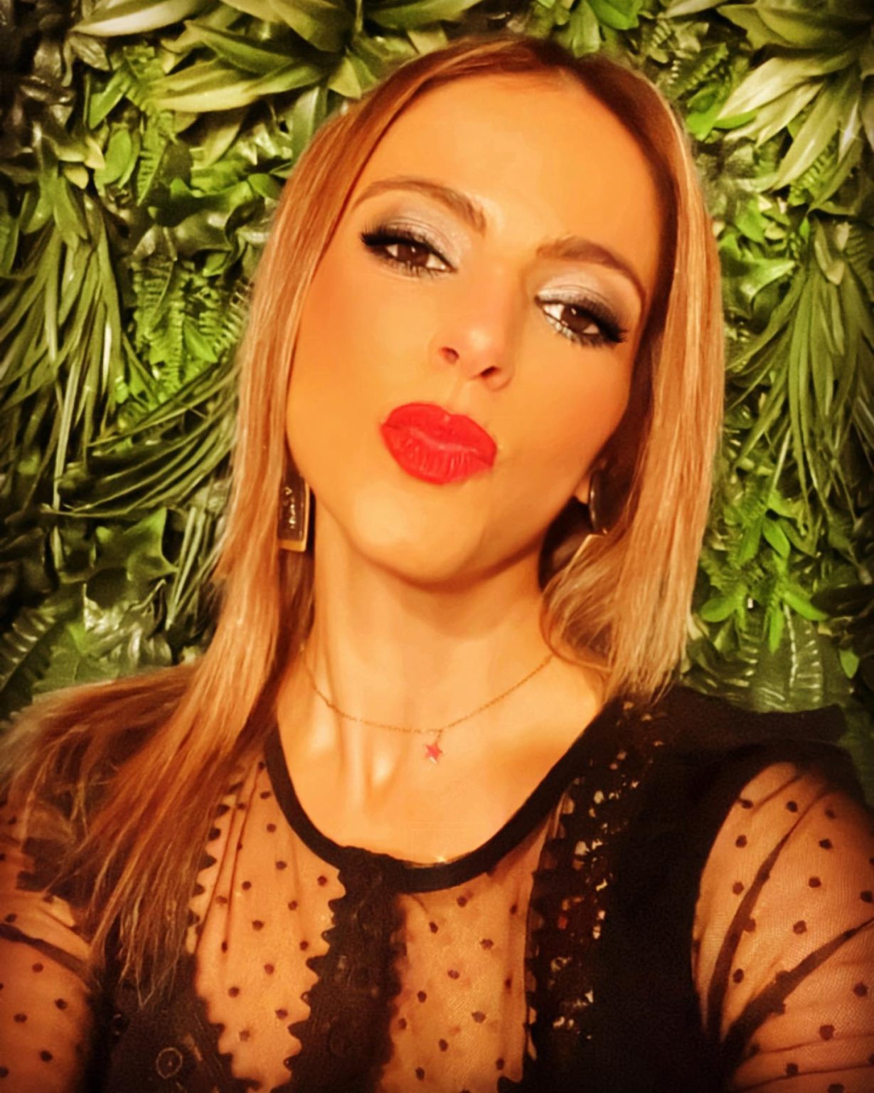 Artista Safira, Contactos Safira, Artista, Cantora, Safira